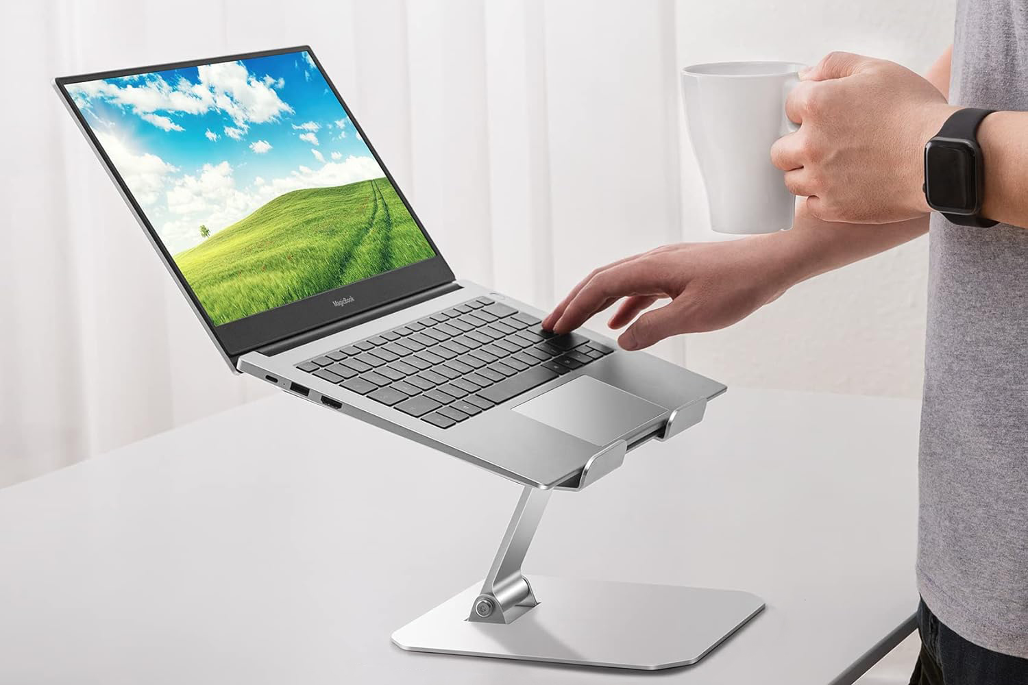 MacBook Pro M3のスタンドの選び方とおすすめ3選！生産性向上！16インチ対応！ | hattablog